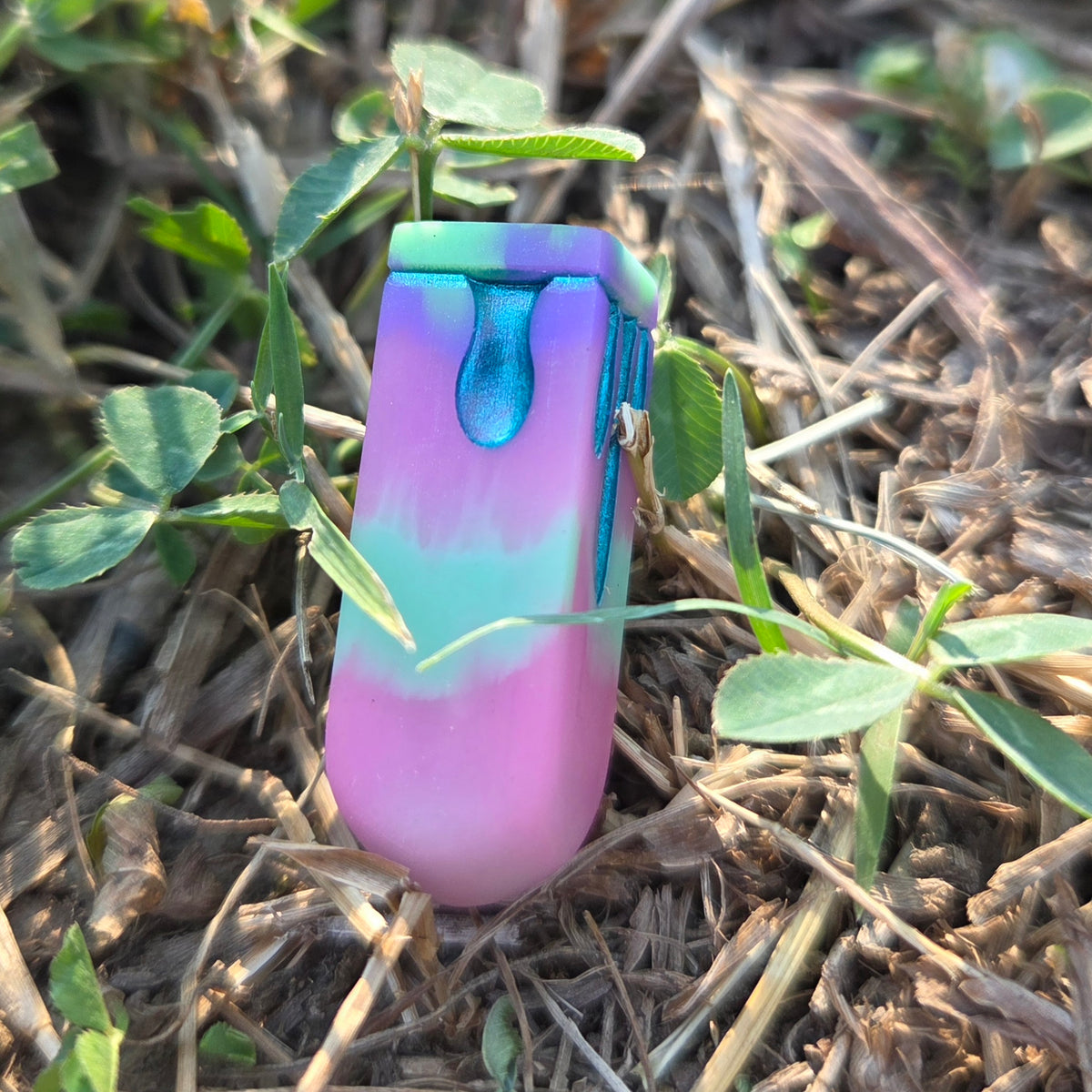 Poisoner's Vial Alternative Shaped Functional TTRPG Handmade Resin D4 ...